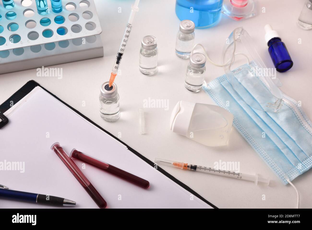 Covid vaccines lab hi-res stock photography and images - Alamy