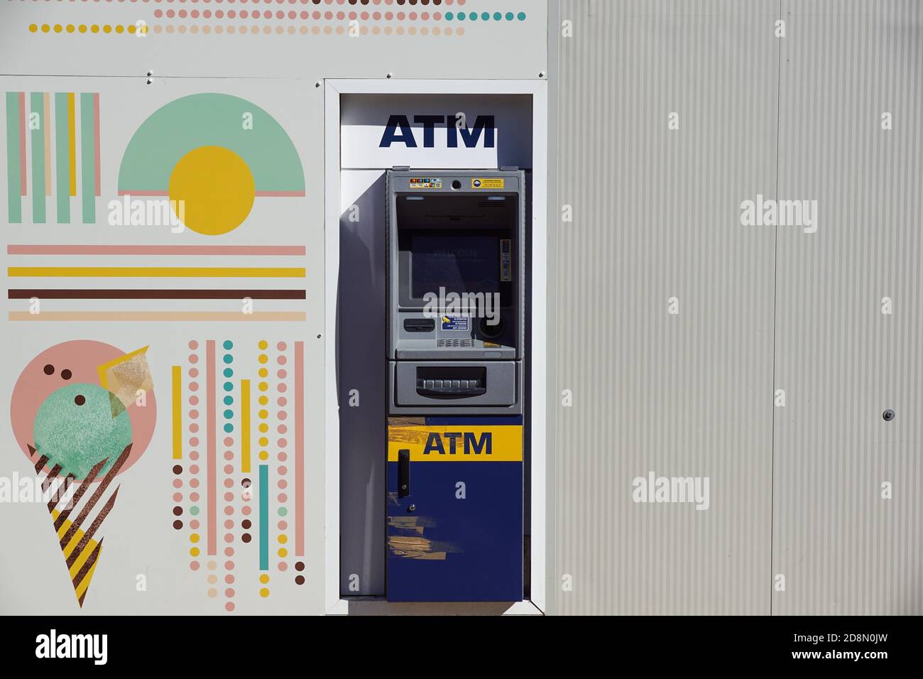 India cash machine hi-res stock photography and images - Alamy