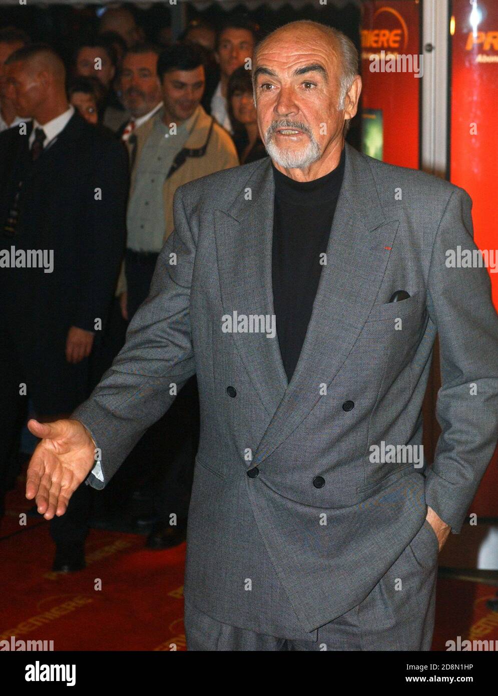 The Scottish actor Sean Connery comes to the German premiere of the ...