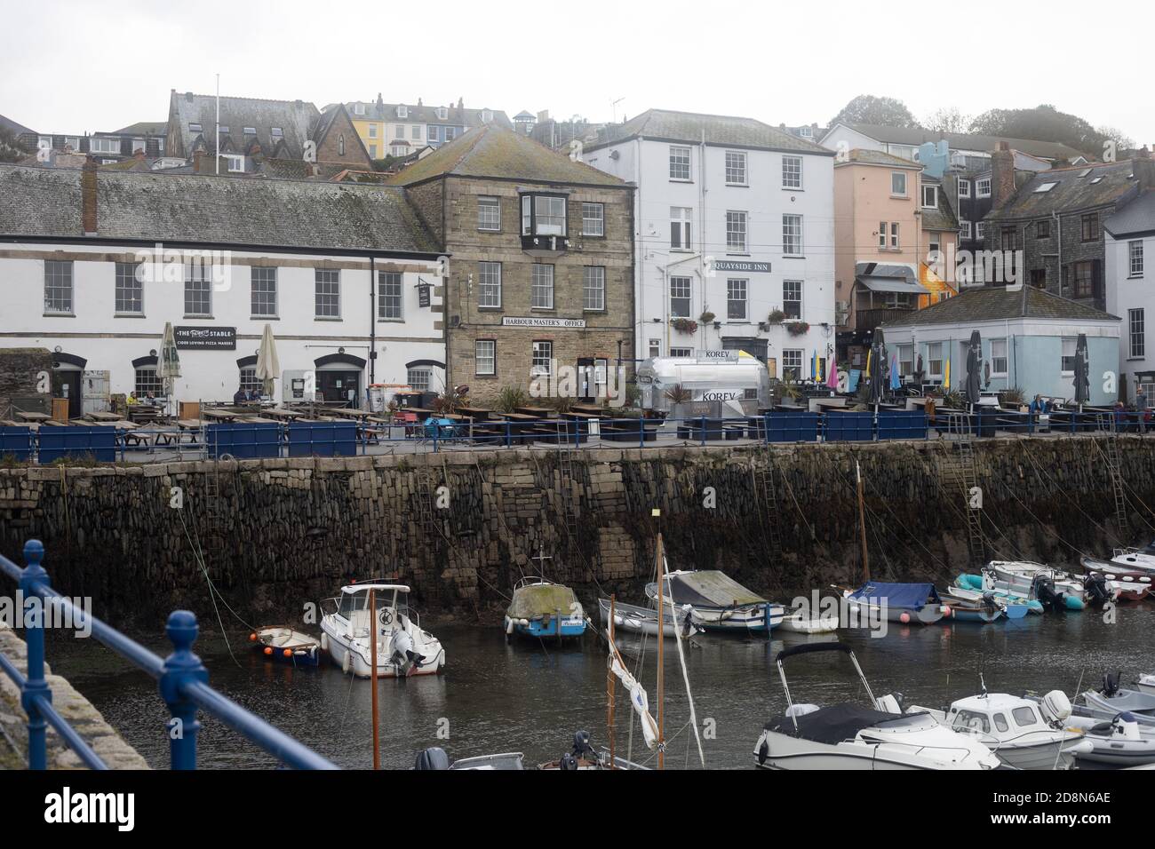 Falmouth pubs hi-res stock photography and images - Alamy