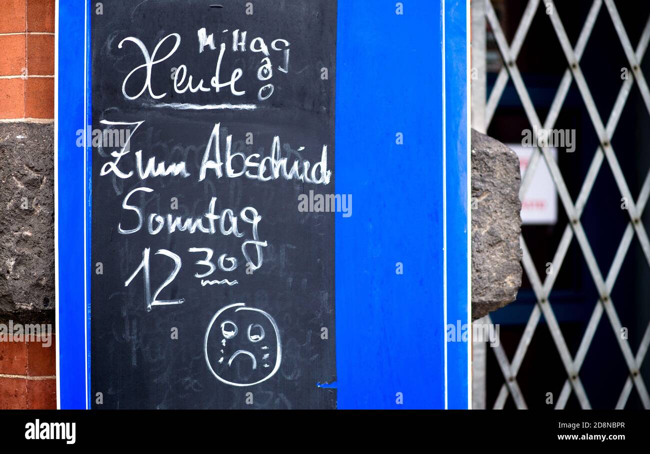 Abschied smiley hi-res stock photography and images - Alamy