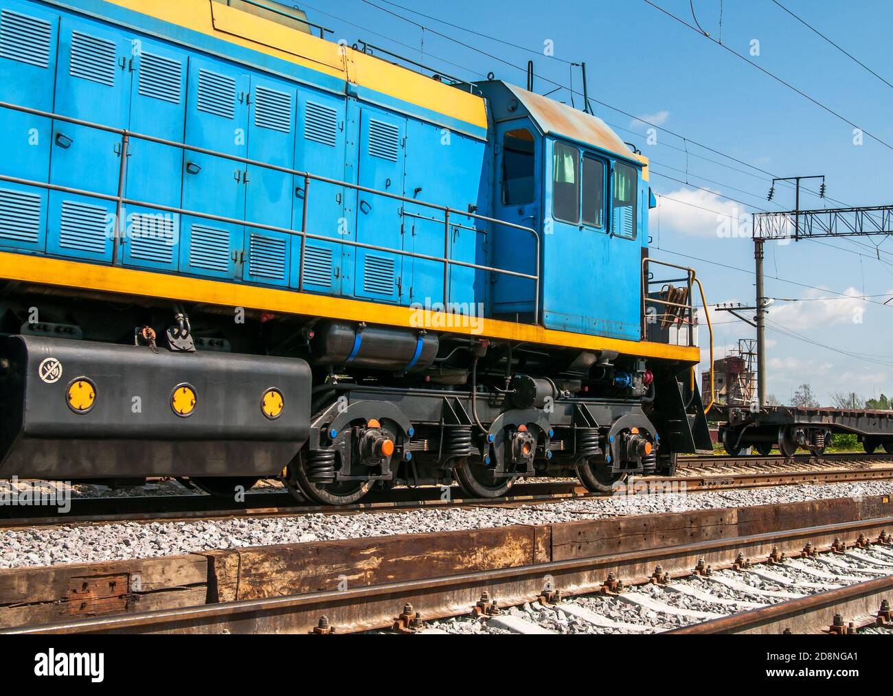 Yellow and green diesel train hi-res stock photography and images - Alamy