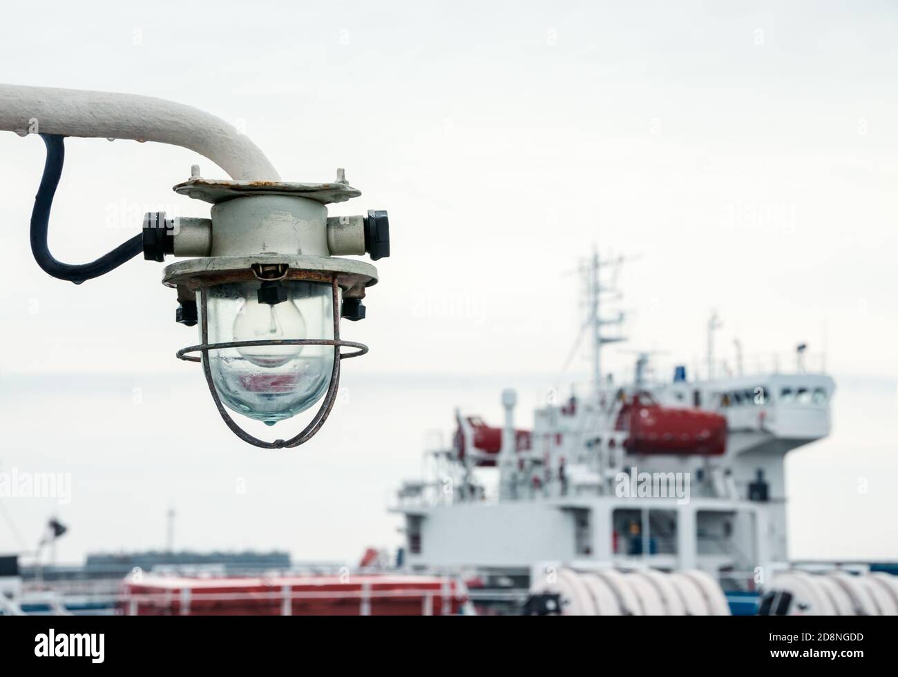 Ship signal light hi-res stock photography and images - Alamy