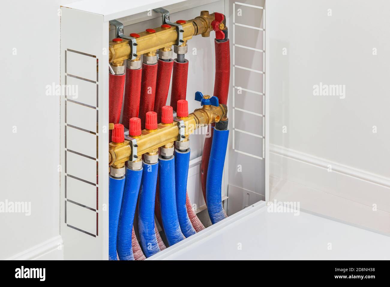 Radiant floor heating installation. Heating system Stock Photo - Alamy
