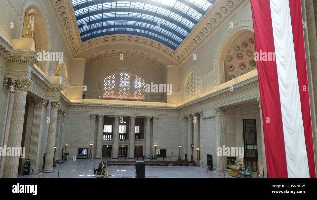 Chicago Union Station is an intercity and commuter rail terminal ...