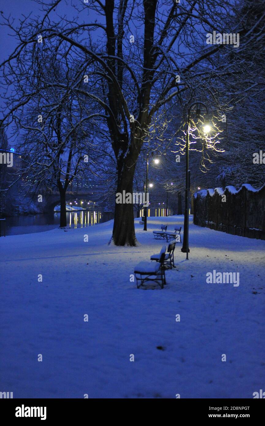 Snow on turin hi-res stock photography and images - Alamy