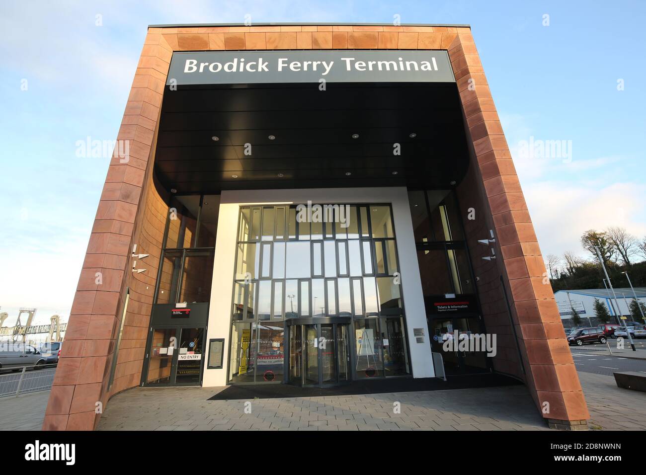 Two storey terminal building hi-res stock photography and images - Alamy