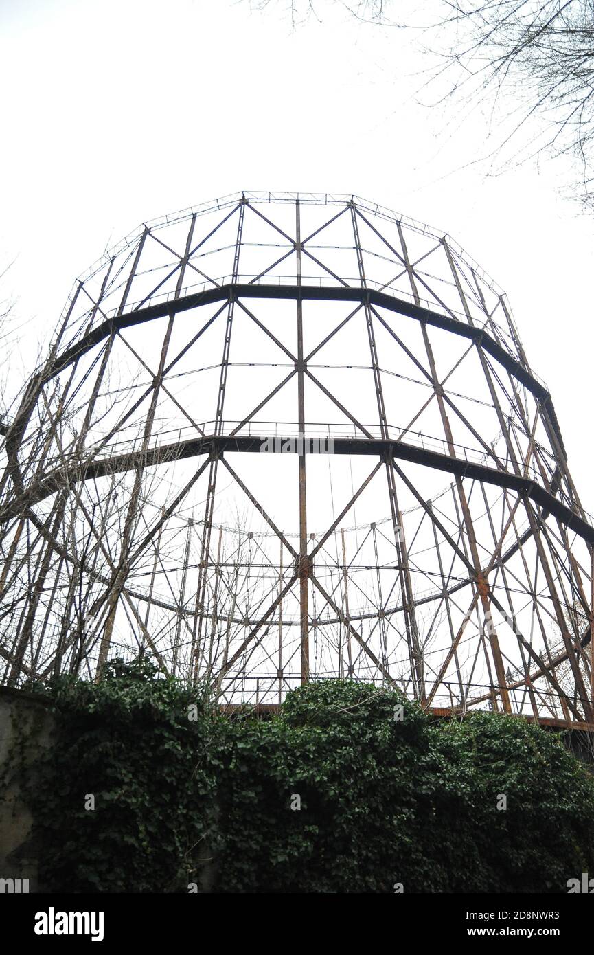 Gasometer framework hi-res stock photography and images - Alamy