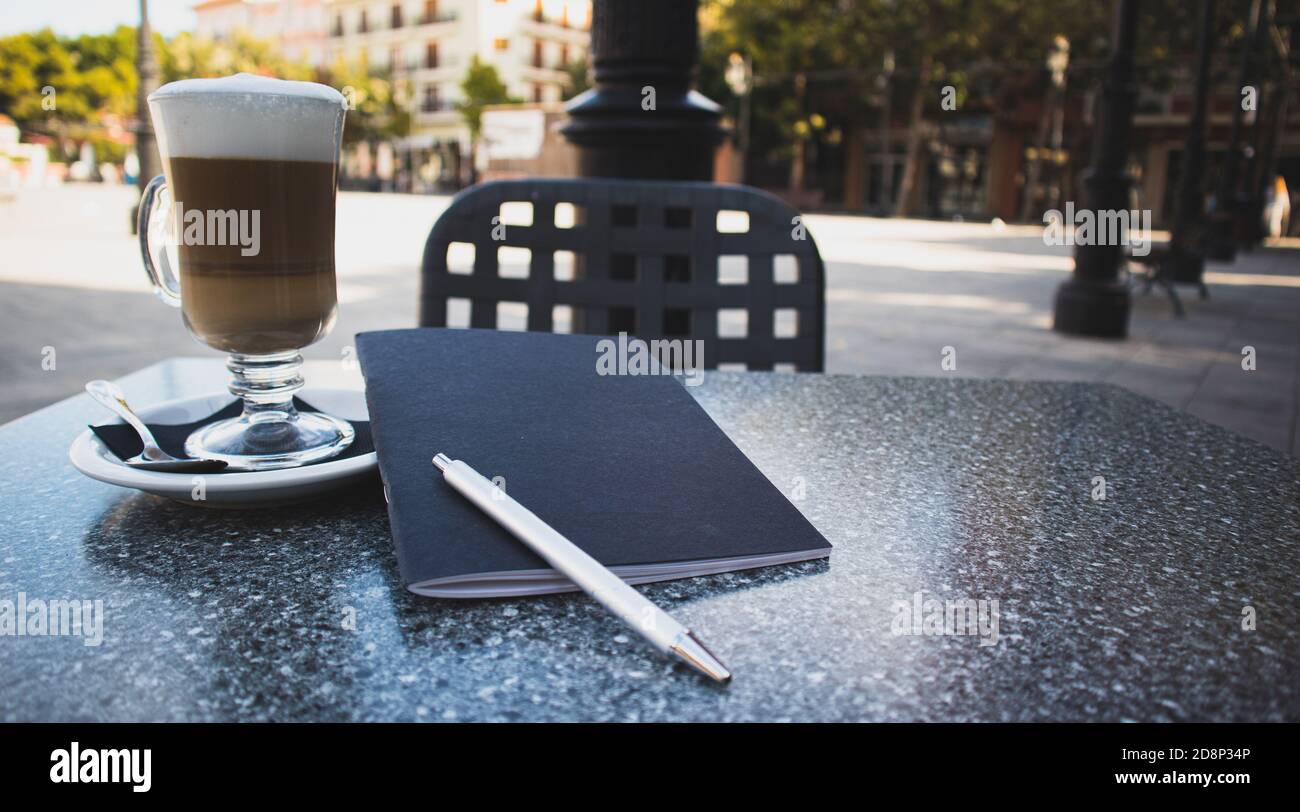 Working time in the coffee shop Stock Photo - Alamy