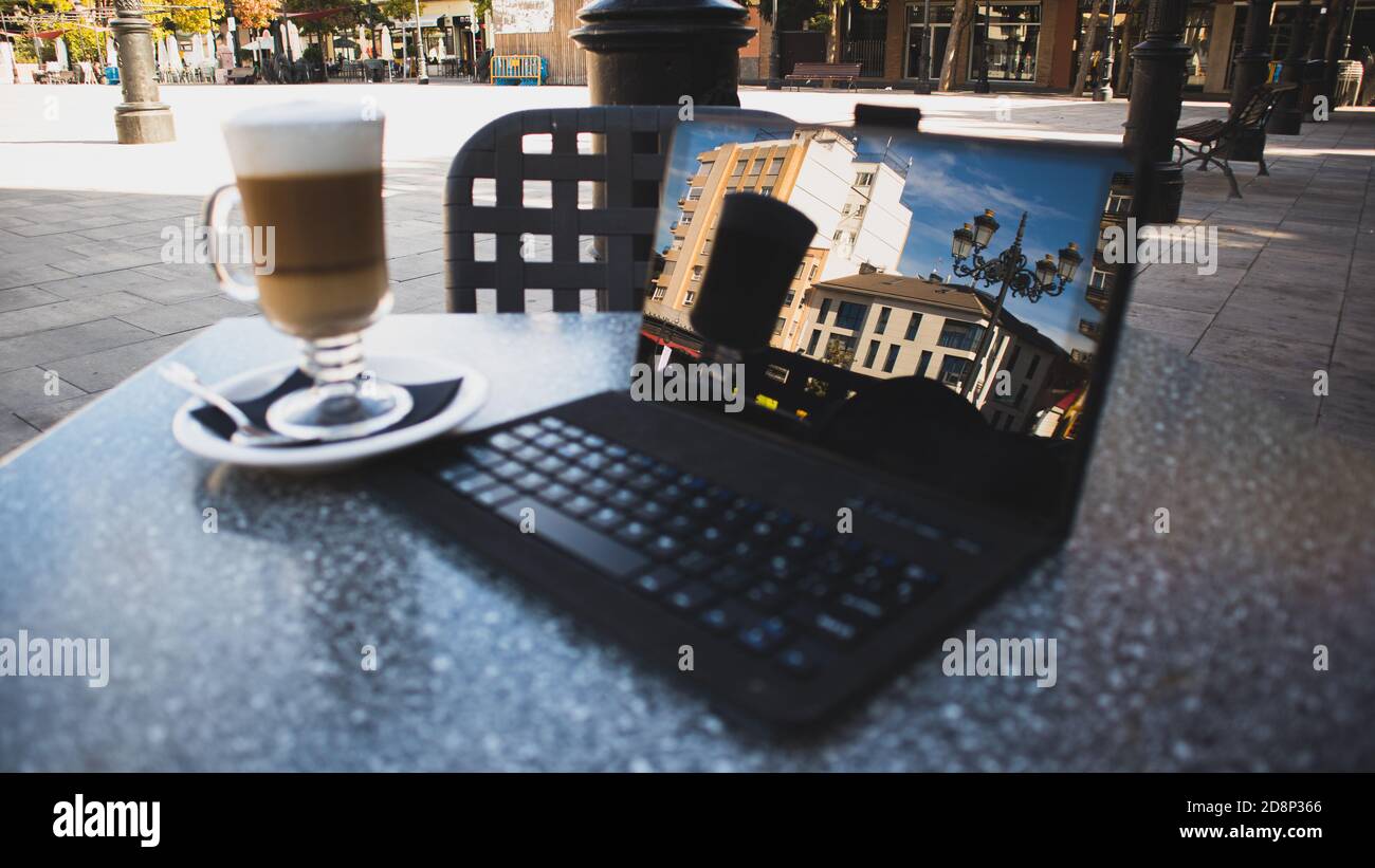 Working time in the coffee shop Stock Photo - Alamy