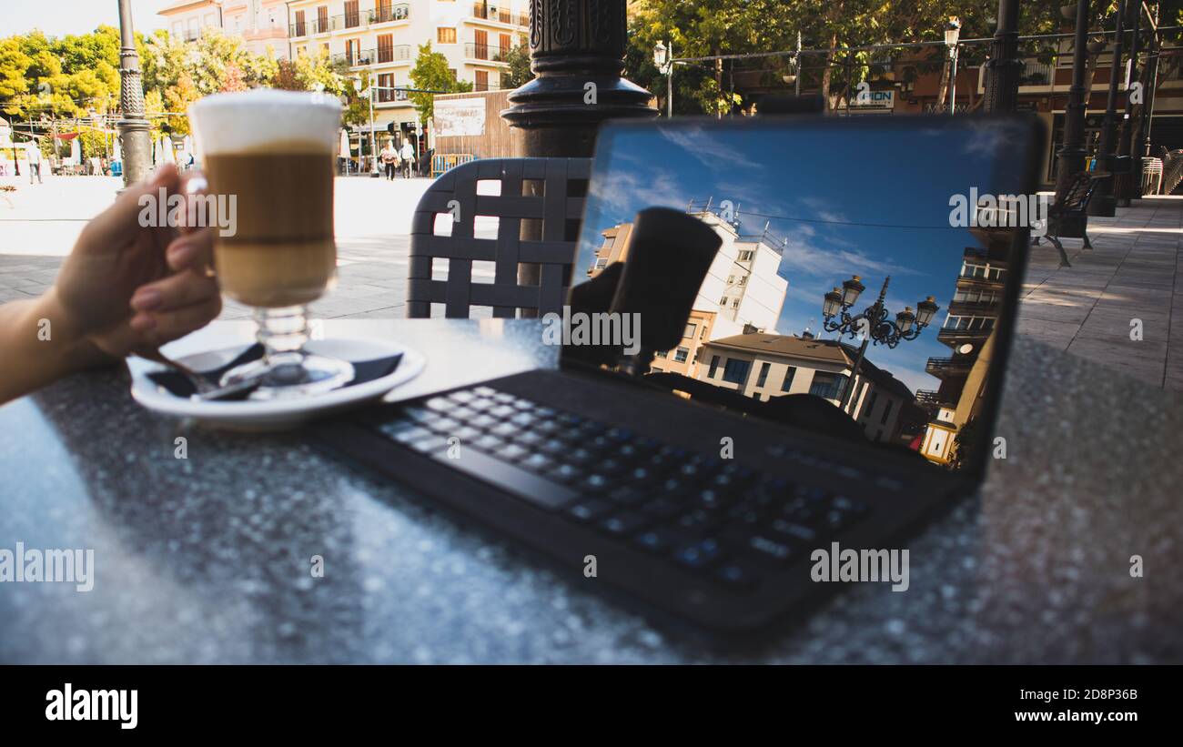 Working time in the coffee shop Stock Photo - Alamy