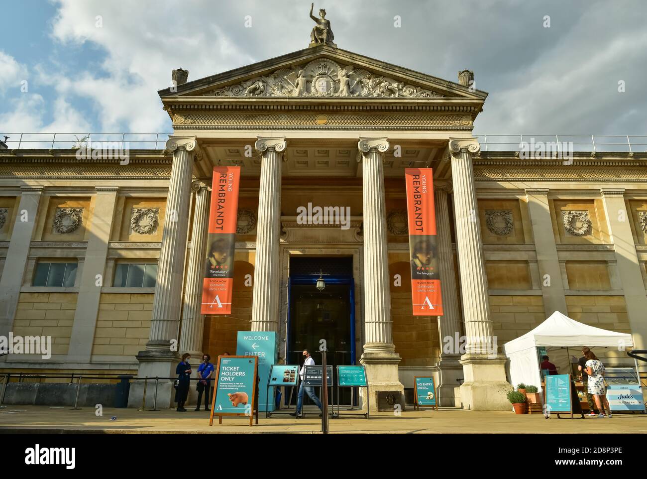 The main entrance of Ashmolean Museum of Art and Archaeology in Oxford ...