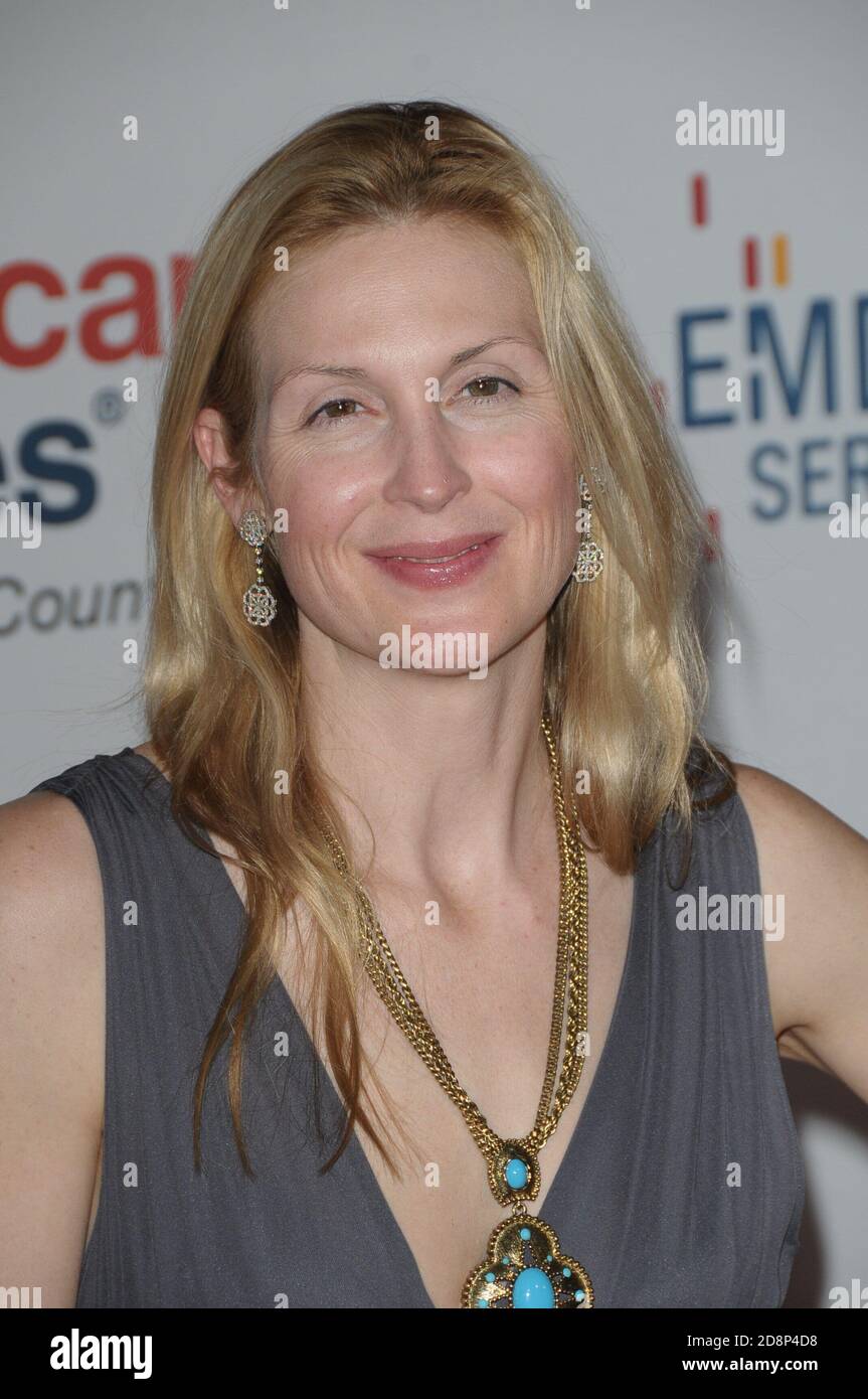 Kelly Rutherford arrives at 17th Annual Race To Erase Hyatt Regency ...