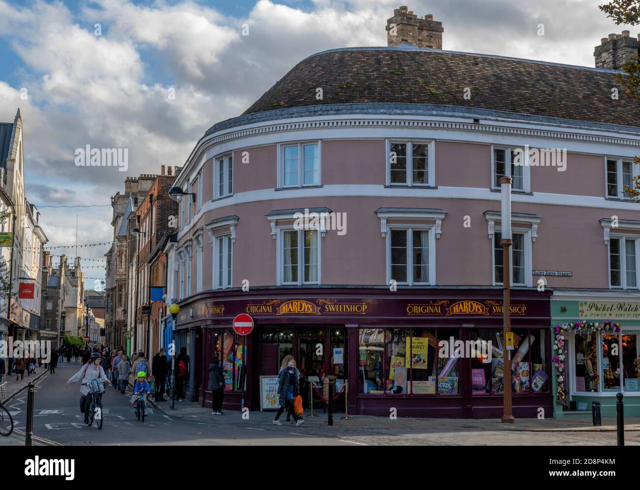 Bespoke sweets hi-res stock photography and images - Alamy