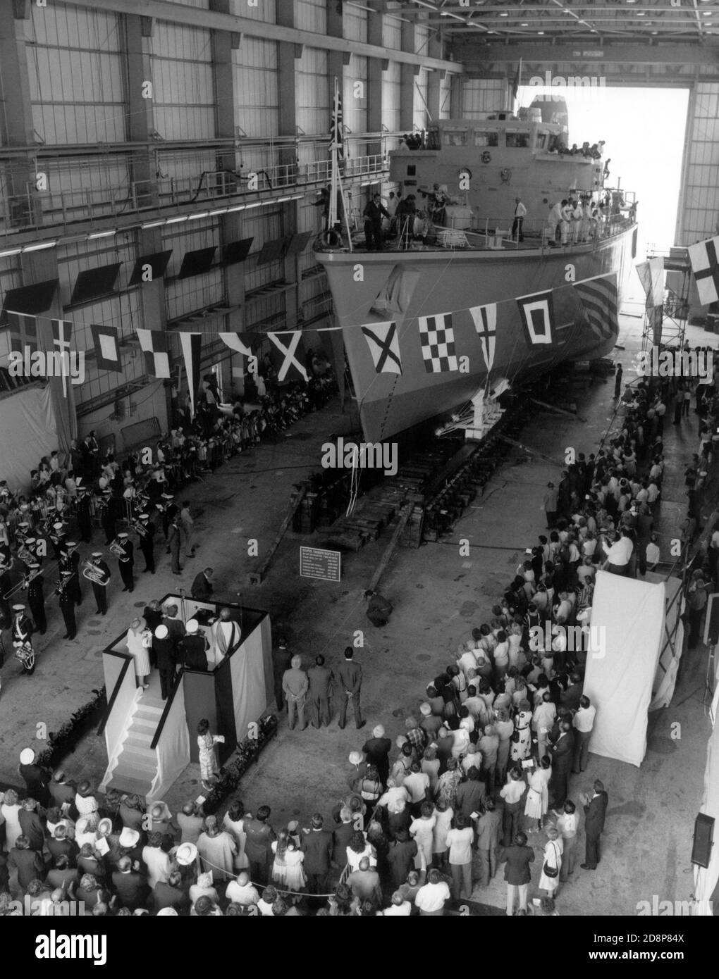 HMS BICESTER BEING LAUNCHED AT VOSPERS SHIPYARD. SOUTHAMPTON Stock ...