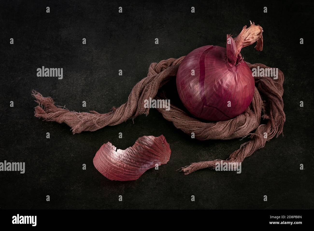 Onion skin texture hi-res stock photography and images - Alamy