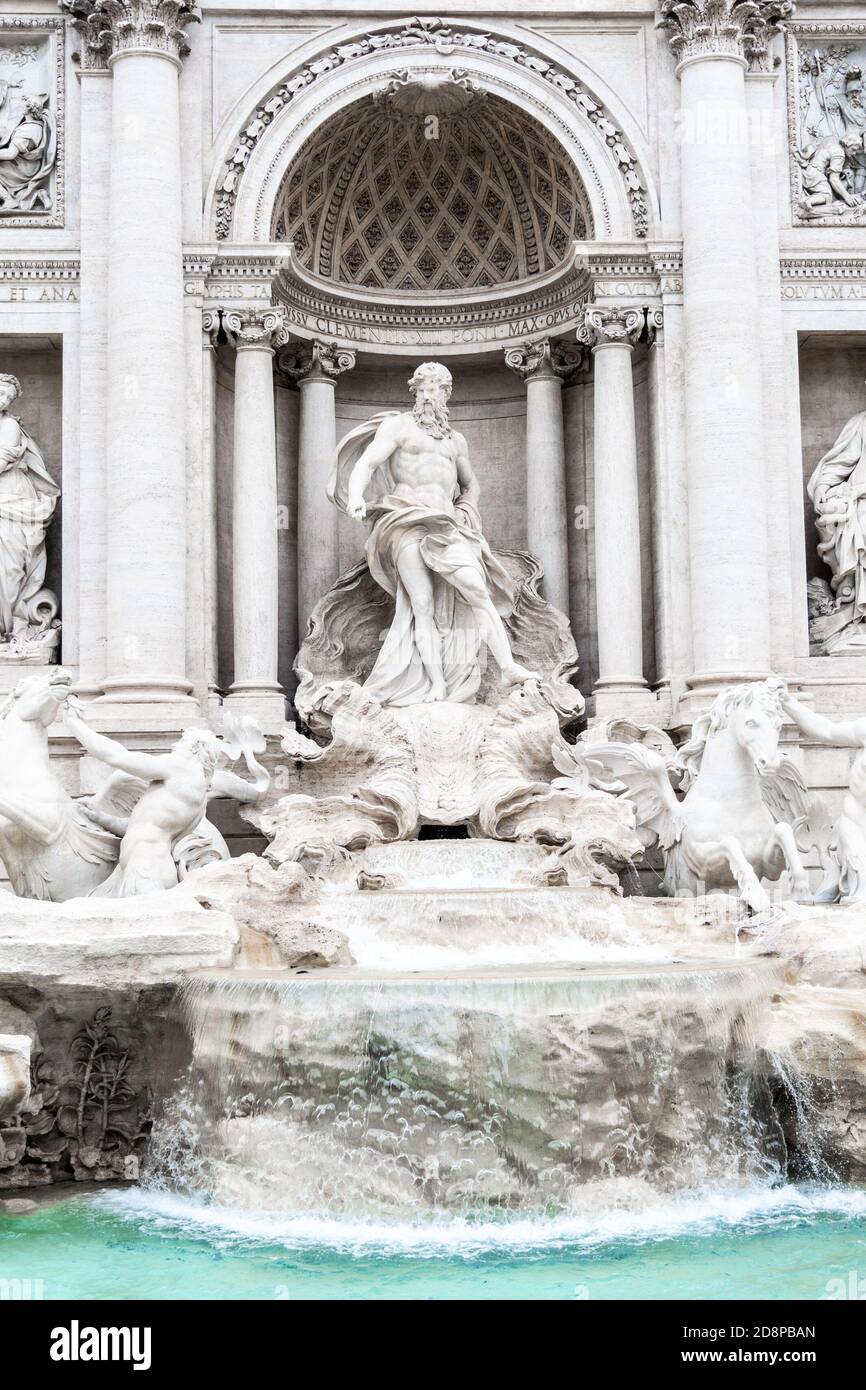 Statue of oceanus hi-res stock photography and images - Alamy