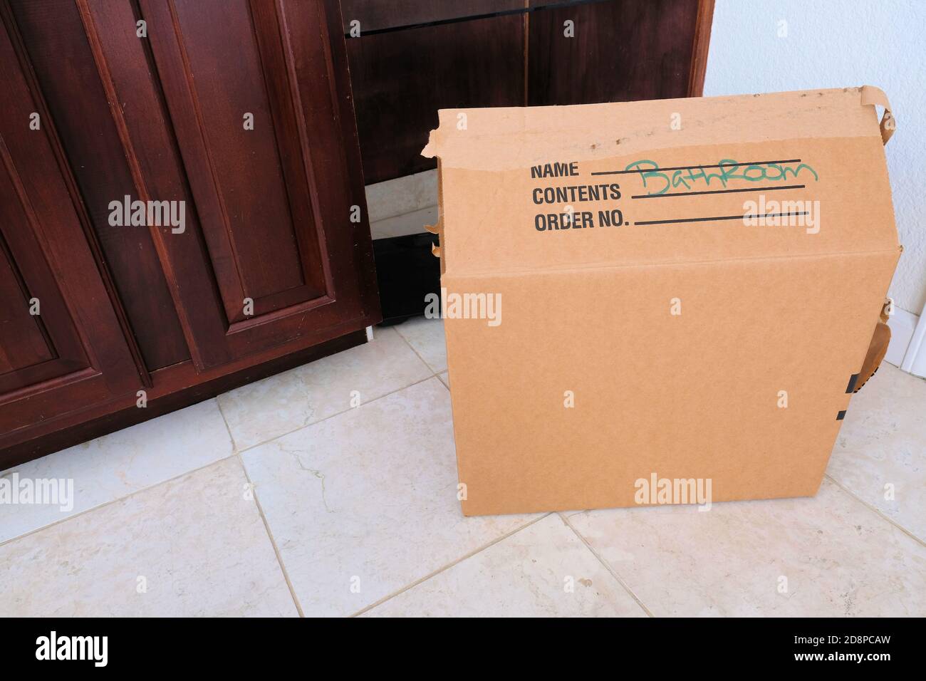 Cardboard hand written hi-res stock photography and images - Alamy