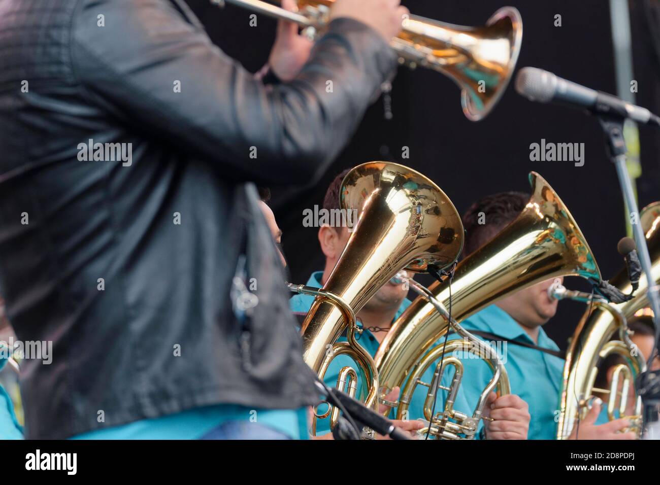 Brass band horns no faces hi-res stock photography and images - Alamy