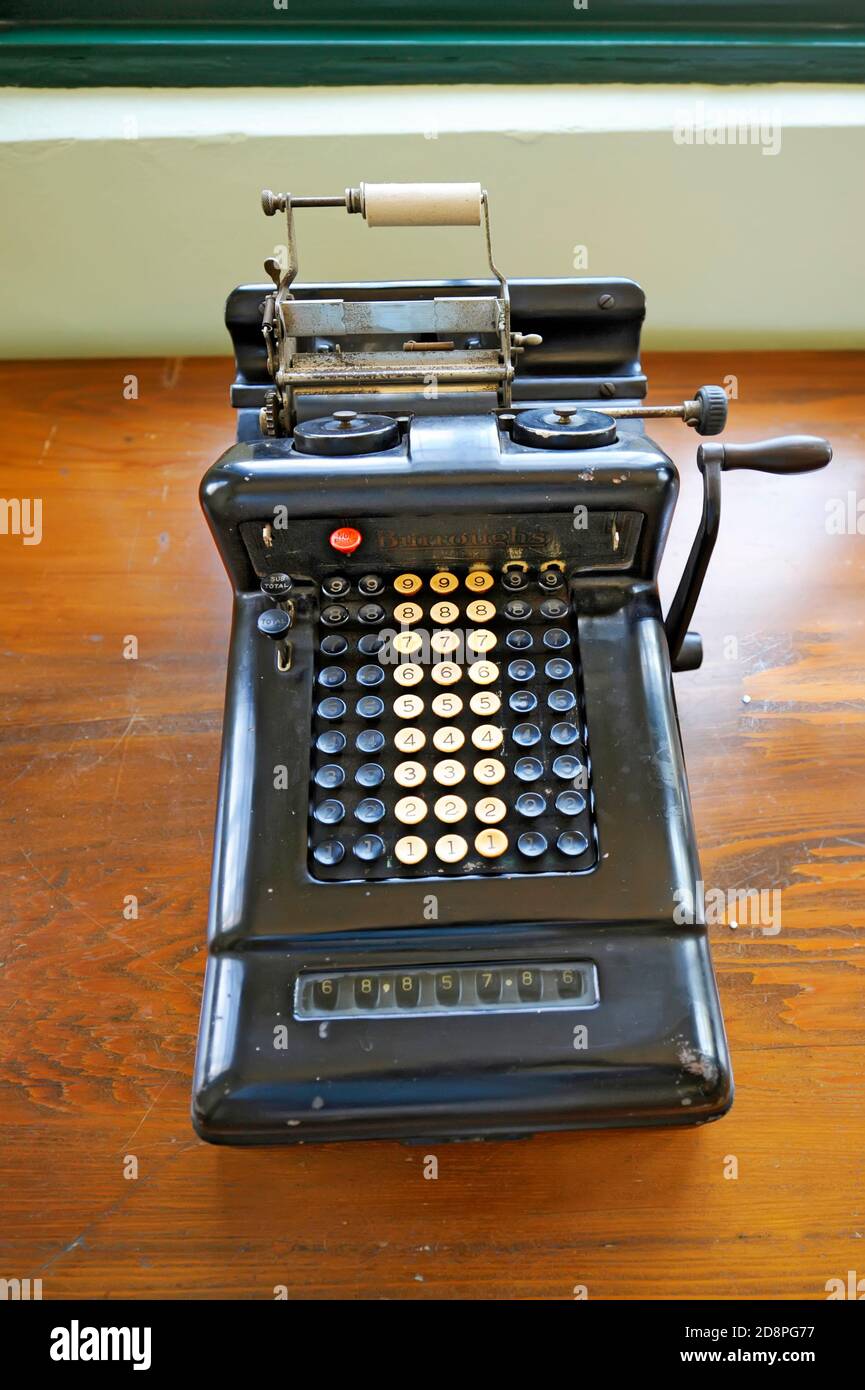 Antique calculator hi-res stock photography and images - Alamy