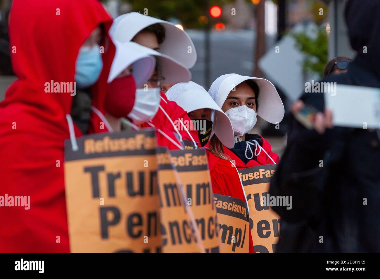 Handmaids tale protest washington hi-res stock photography and images ...