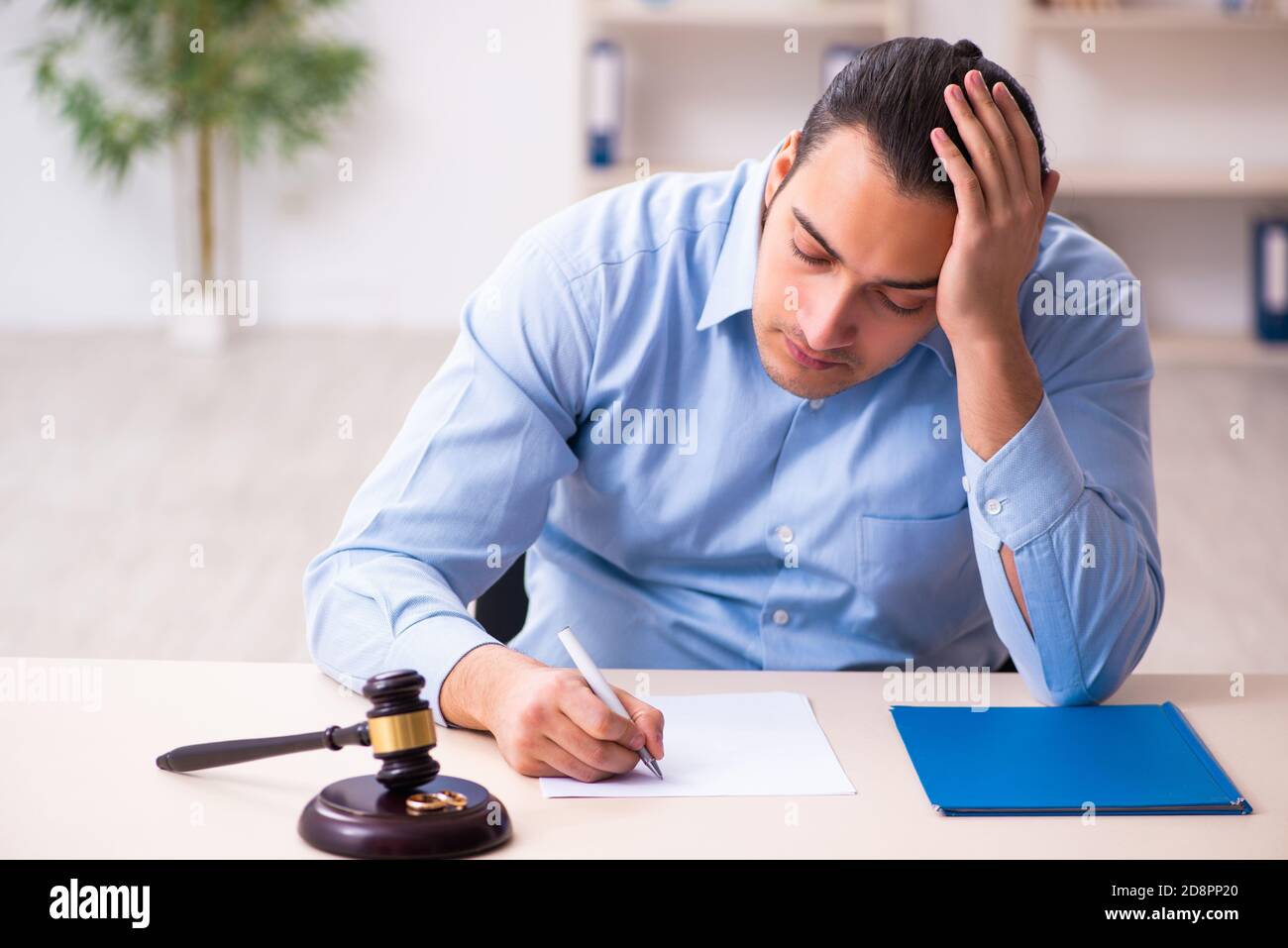 Judicial court sad man hi-res stock photography and images - Alamy