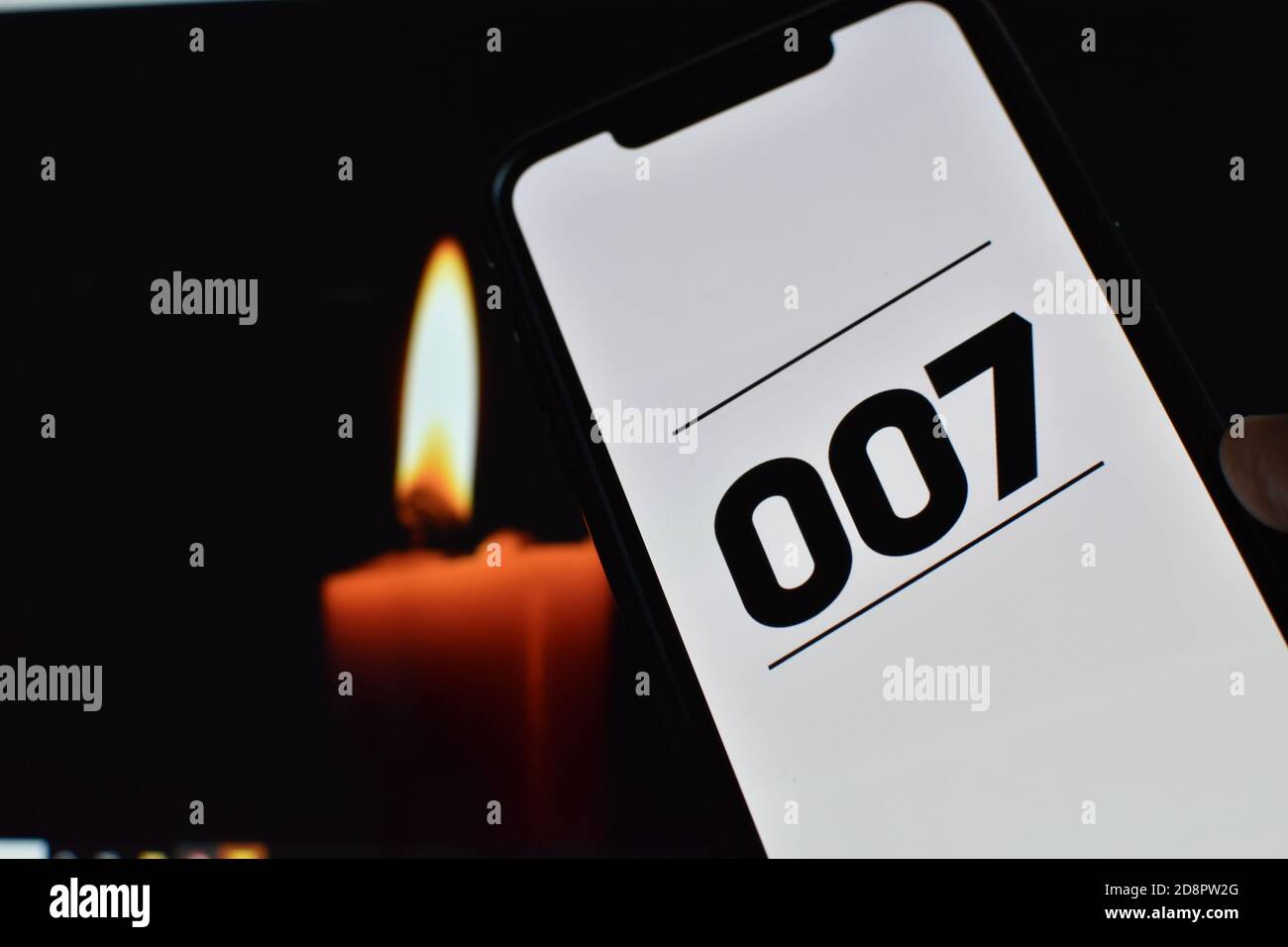 Sean connery 007 hi-res stock photography and images - Alamy