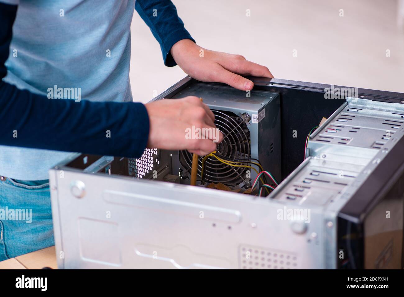 Teenager teenager teenager teenager cooler hi-res stock photography and ...