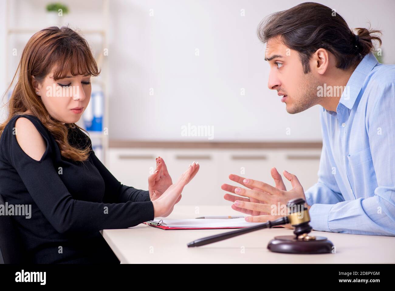 Legally divorcing hi-res stock photography and images - Alamy