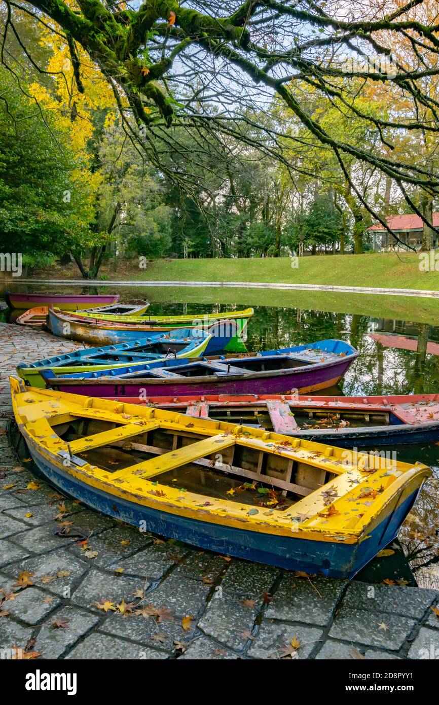 Empty boats hi-res stock photography and images - Alamy