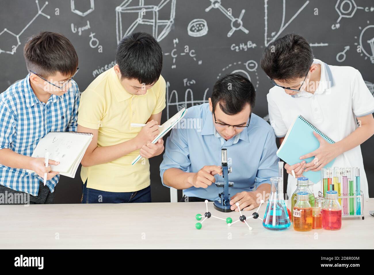 Learning chemistry hi-res stock photography and images - Alamy