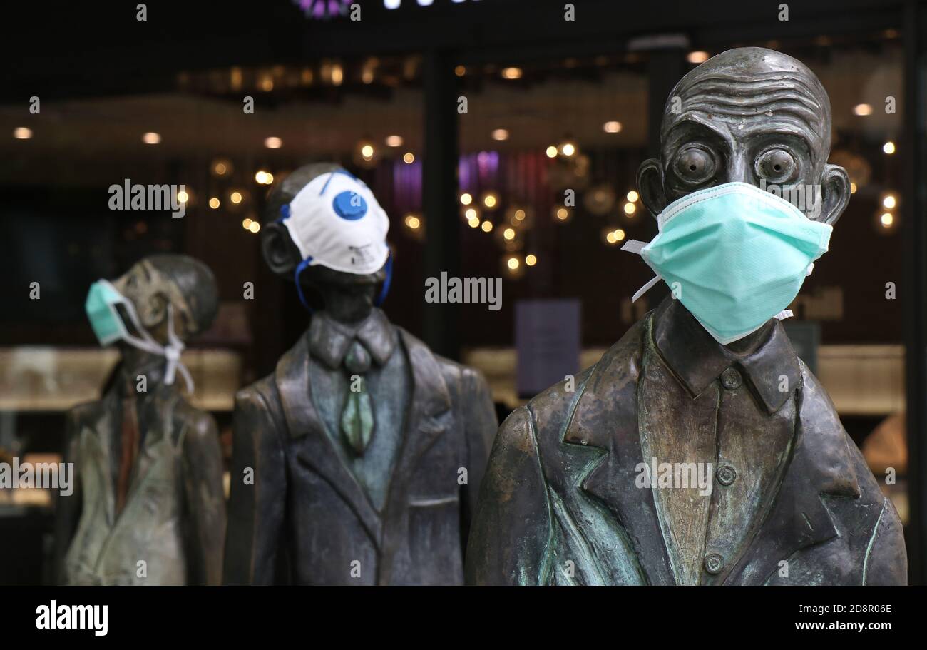 Melbourne Australia 2020, Mask wearing in Melbourne during the Covid-19 ...