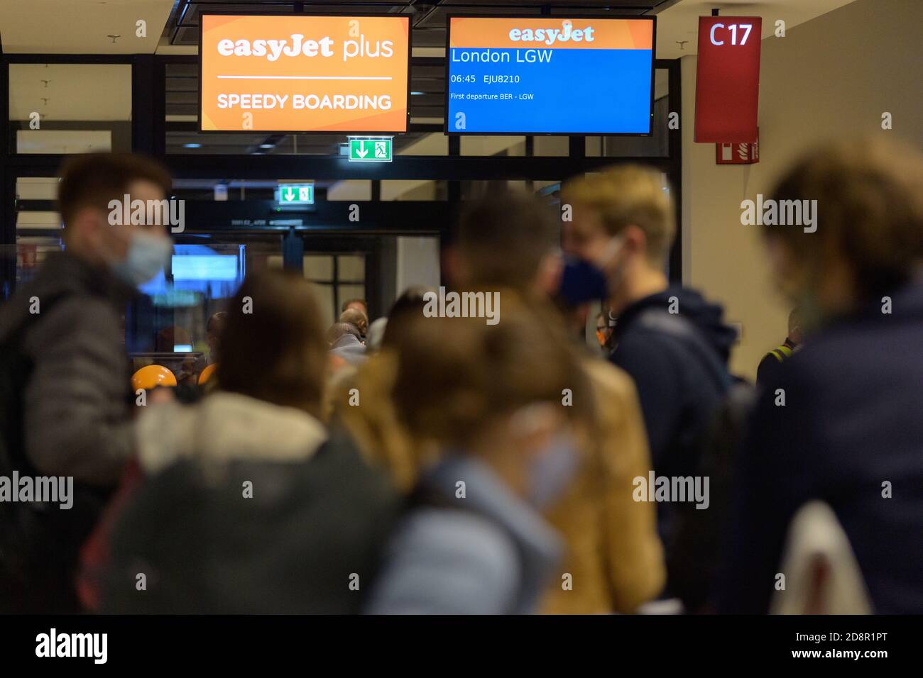 Easyjet gatwick gate hi-res stock photography and images - Alamy