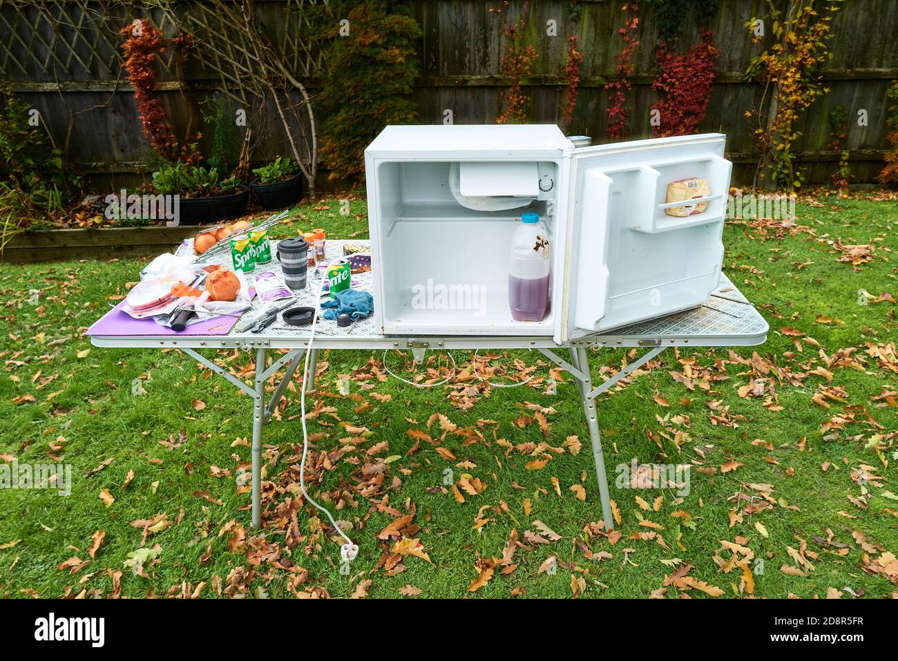 Back of fridge hi-res stock photography and images - Alamy