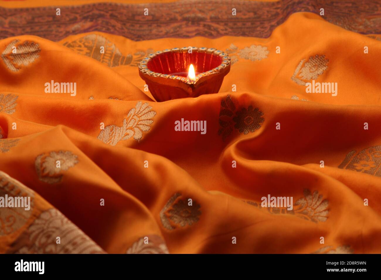 Diwali india cloth hi-res stock photography and images - Alamy
