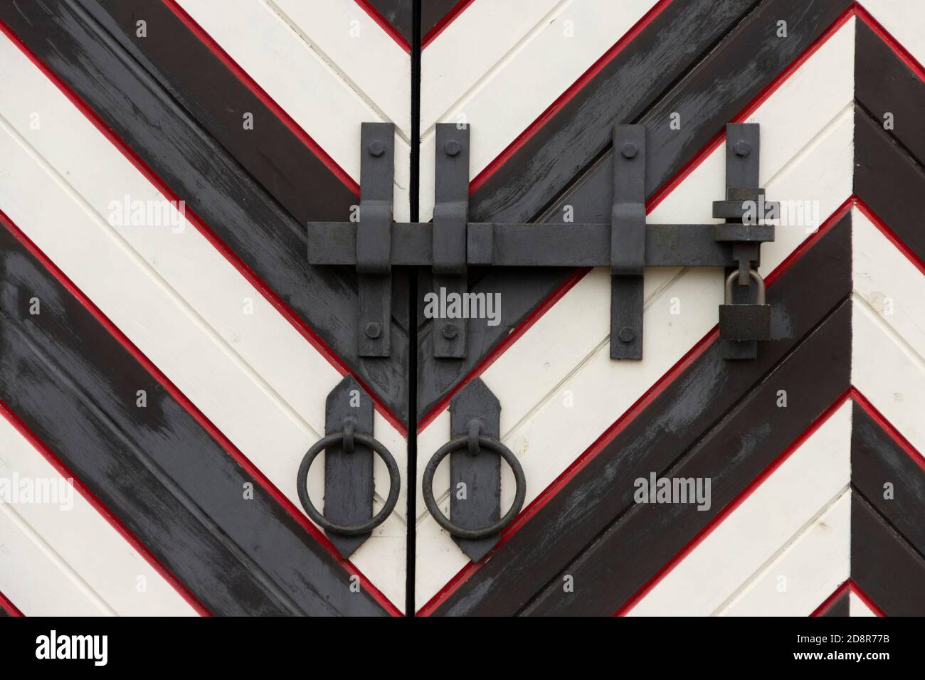 Wrought iron gate lock hi-res stock photography and images - Alamy