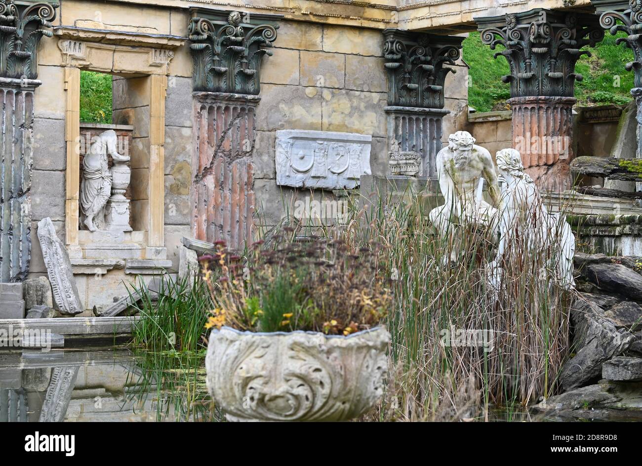 a lost ancient city with walls in ruins Stock Photo - Alamy