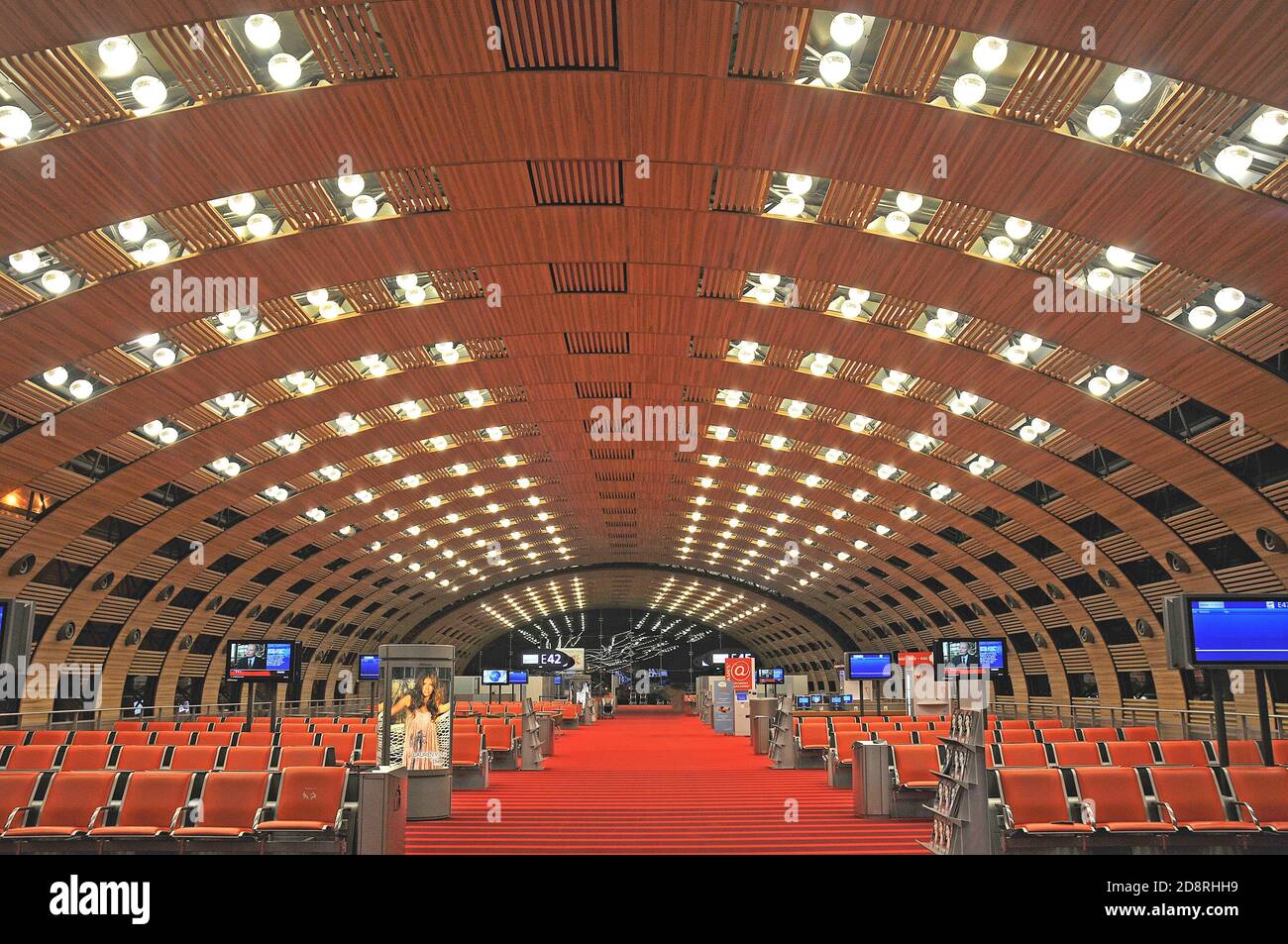 Empty terminal hi-res stock photography and images - Alamy