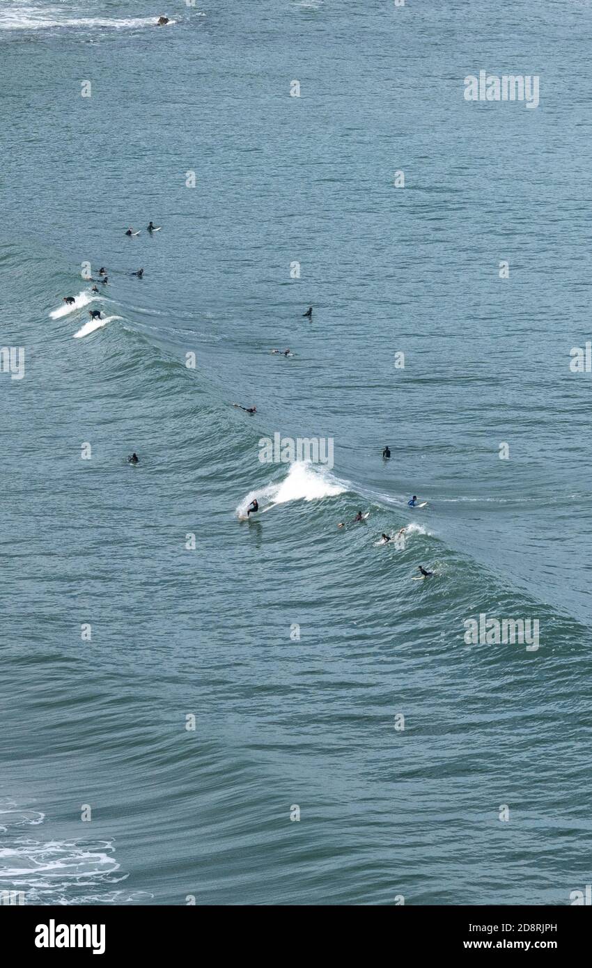 Overhead wave surfer hi-res stock photography and images - Alamy