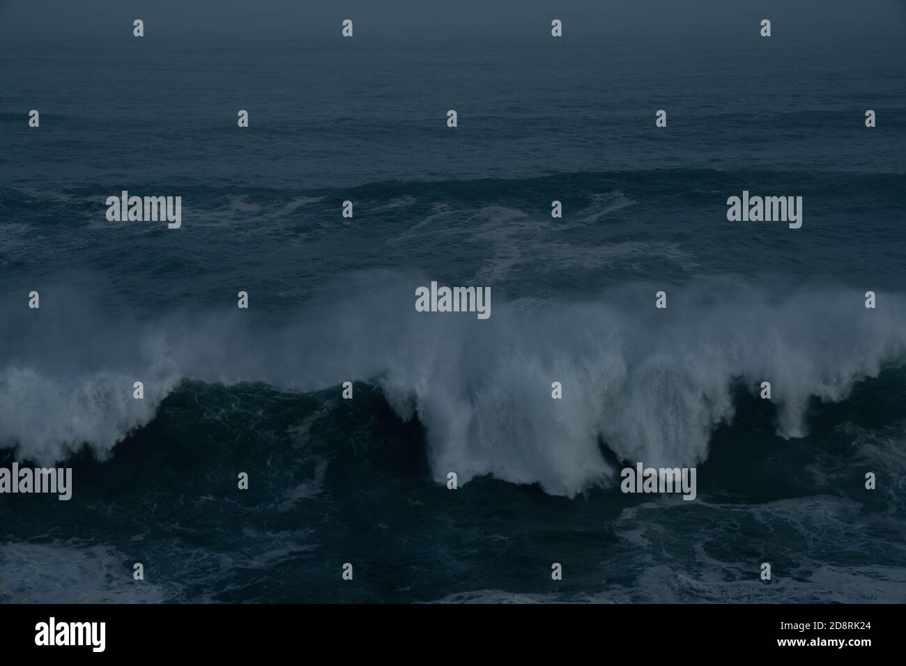 Waves breaking at night hi-res stock photography and images - Alamy