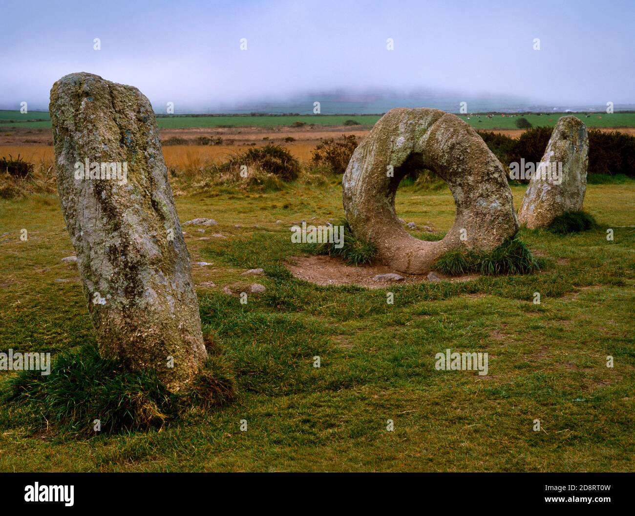 View SSW of Men an Tol holed stone, Bosullow Common, West Penwith ...
