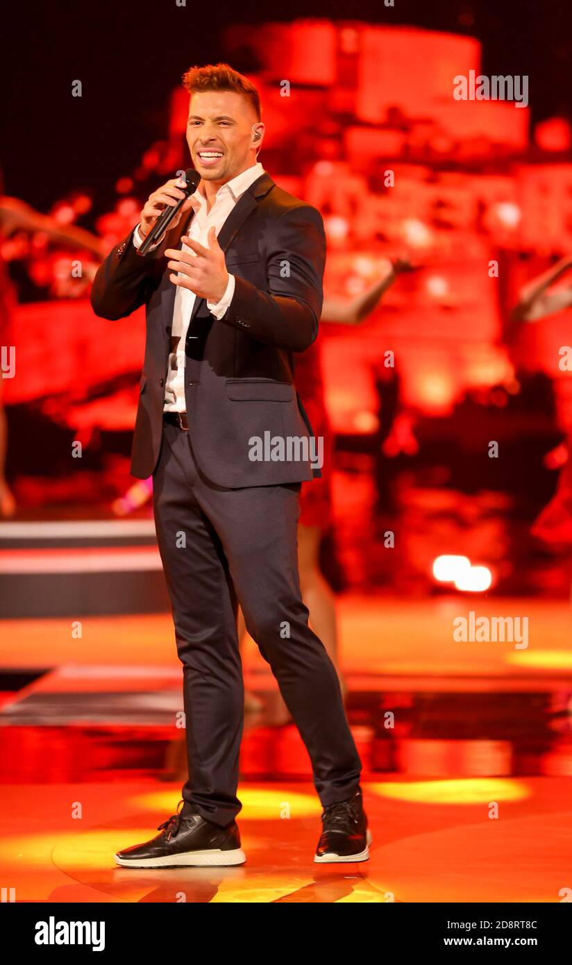 Leipzig, Germany. 30th Oct, 2020. Singer and DSDS winner (2020) Ramon ...