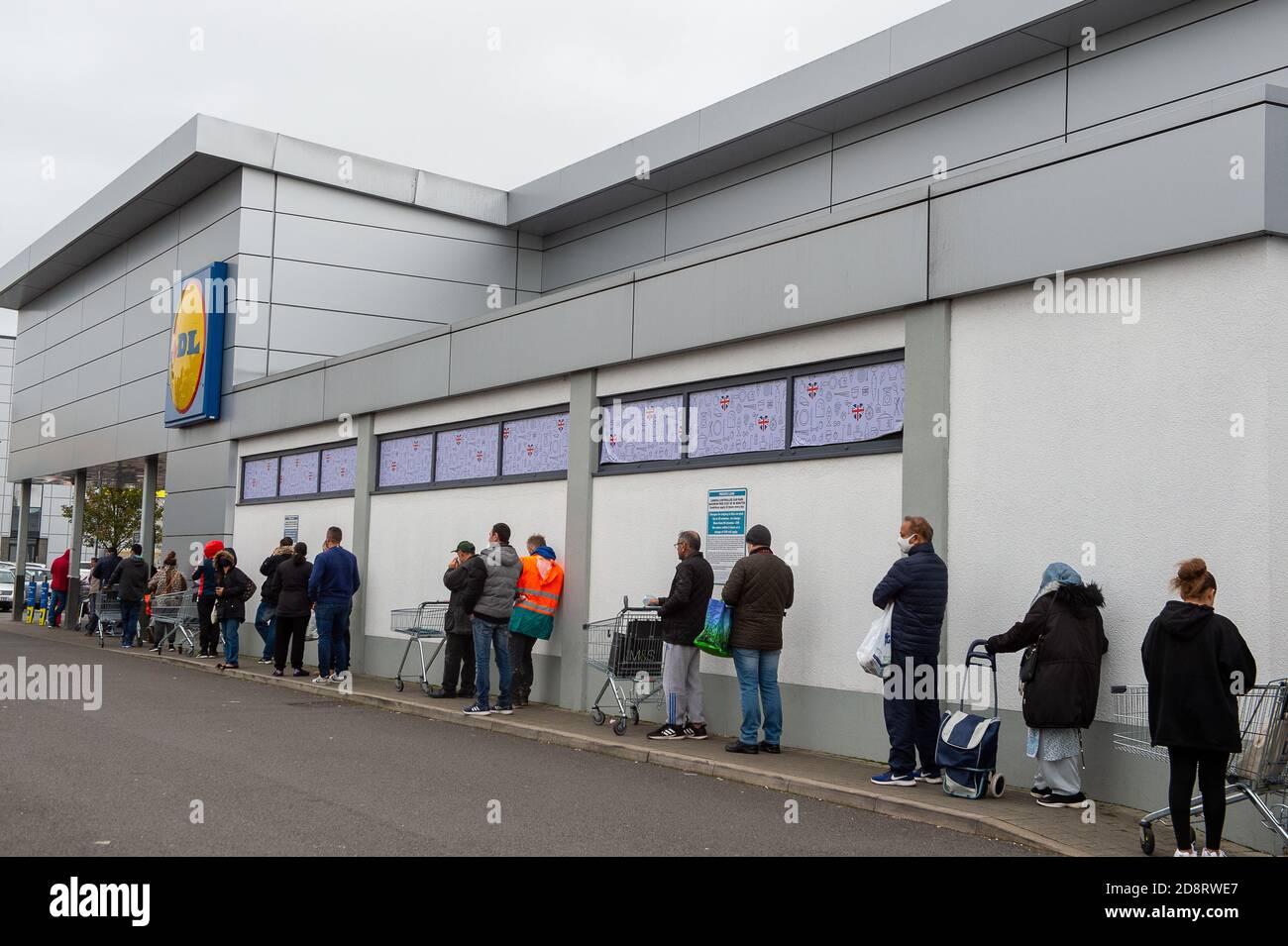 Lidl night hi-res stock photography and images - Alamy