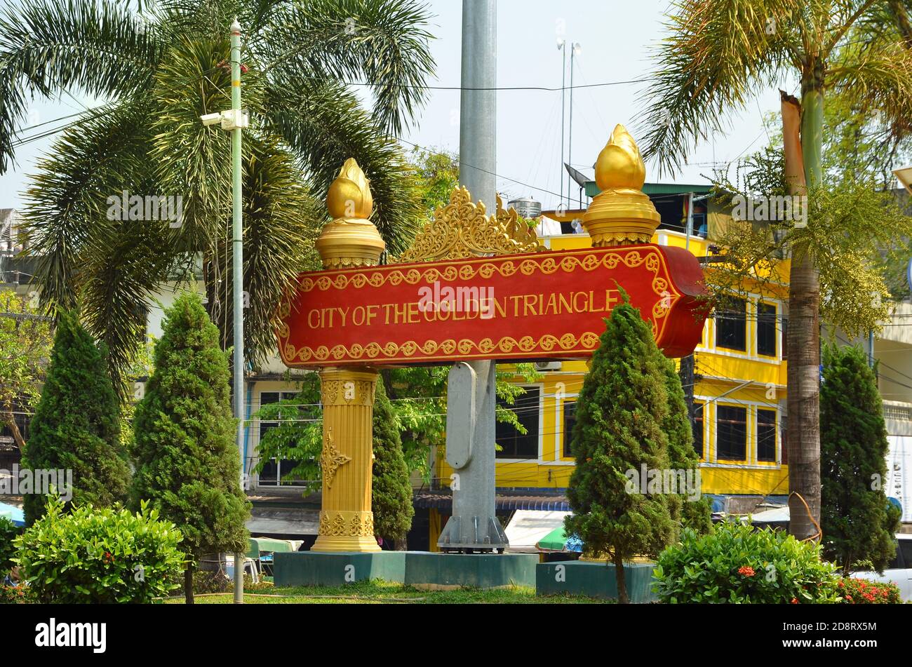 Tachileik, Myanmar - Januar 24, 2019: Tourists visited Tachileik border ...