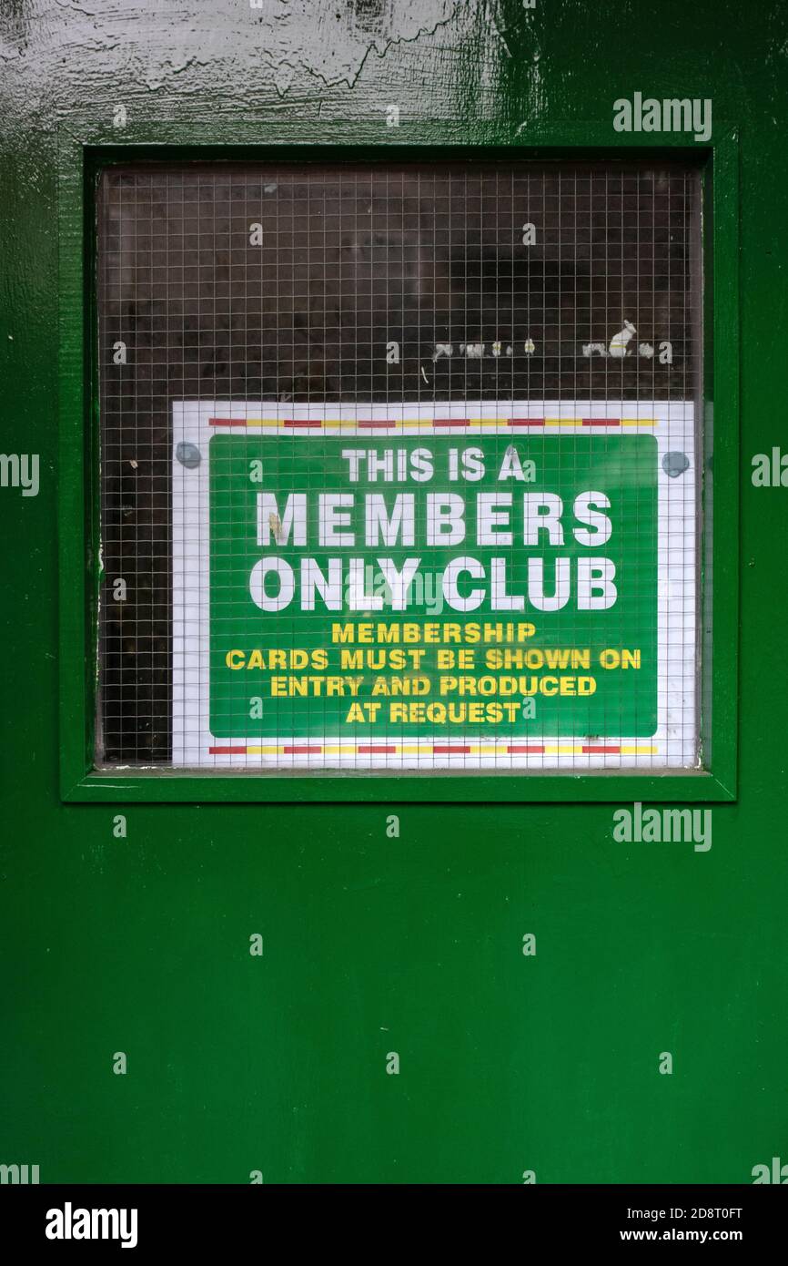 Private members sign hi-res stock photography and images - Alamy