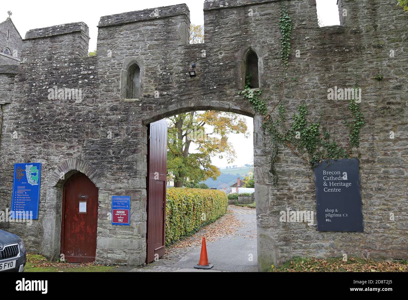Brecon cathedral hi-res stock photography and images - Alamy