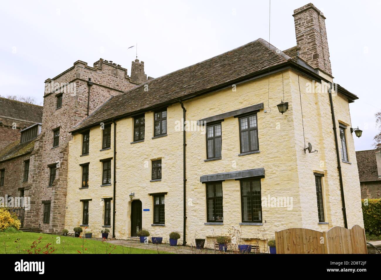 Brecon cathedral hi-res stock photography and images - Alamy