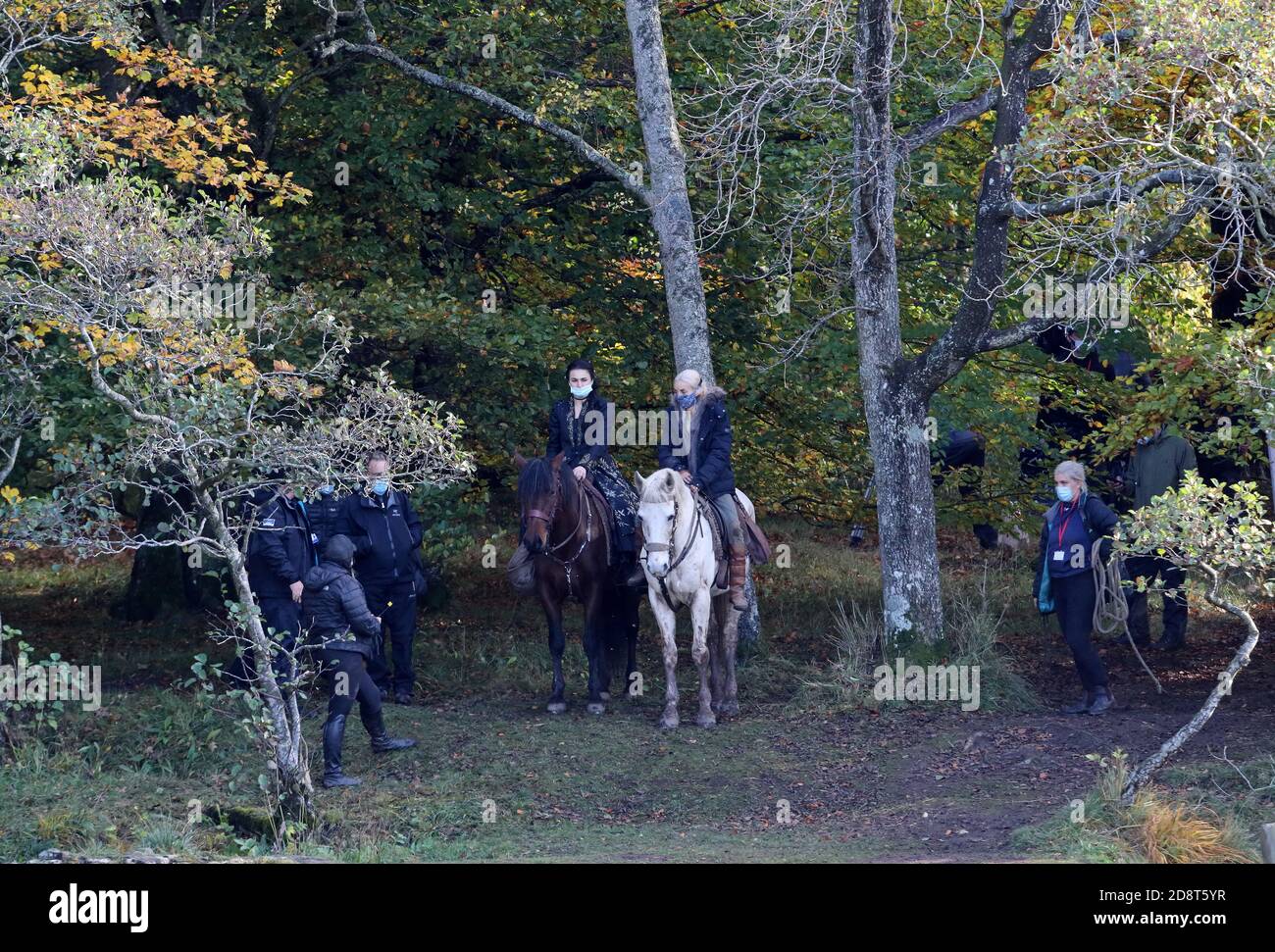 Anya Chalotra (Yennefer of Vengerberg) and Freya Allan (Ciri) Stunt ...