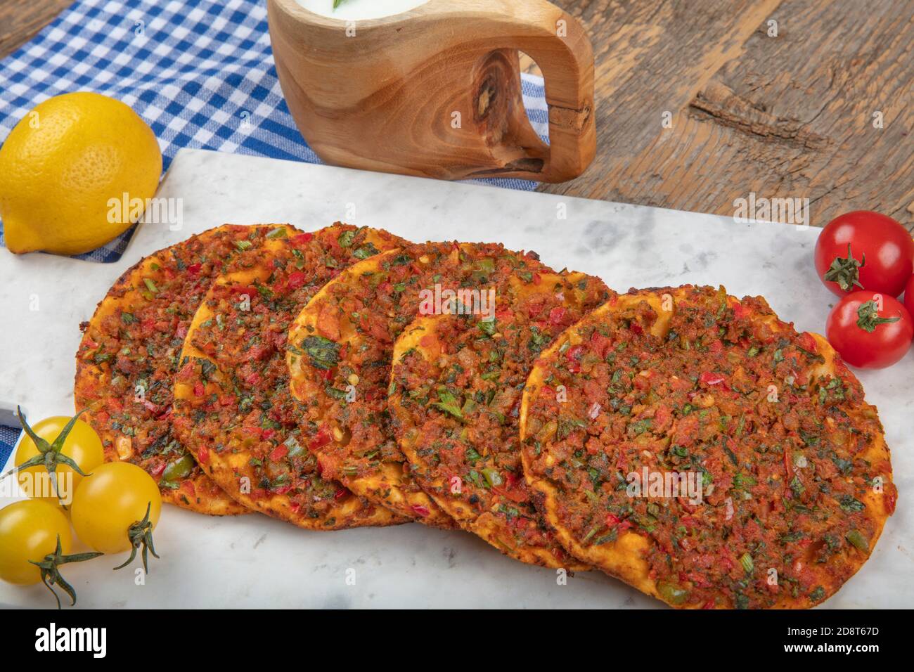 Turkish mini pizza Lahmacun,mini lahmacun. Turkish name; findik ...
