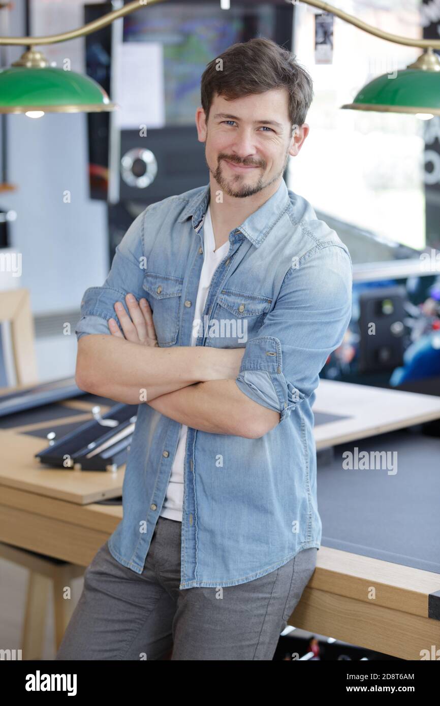 portrait of handsome young snooker player Stock Photo - Alamy